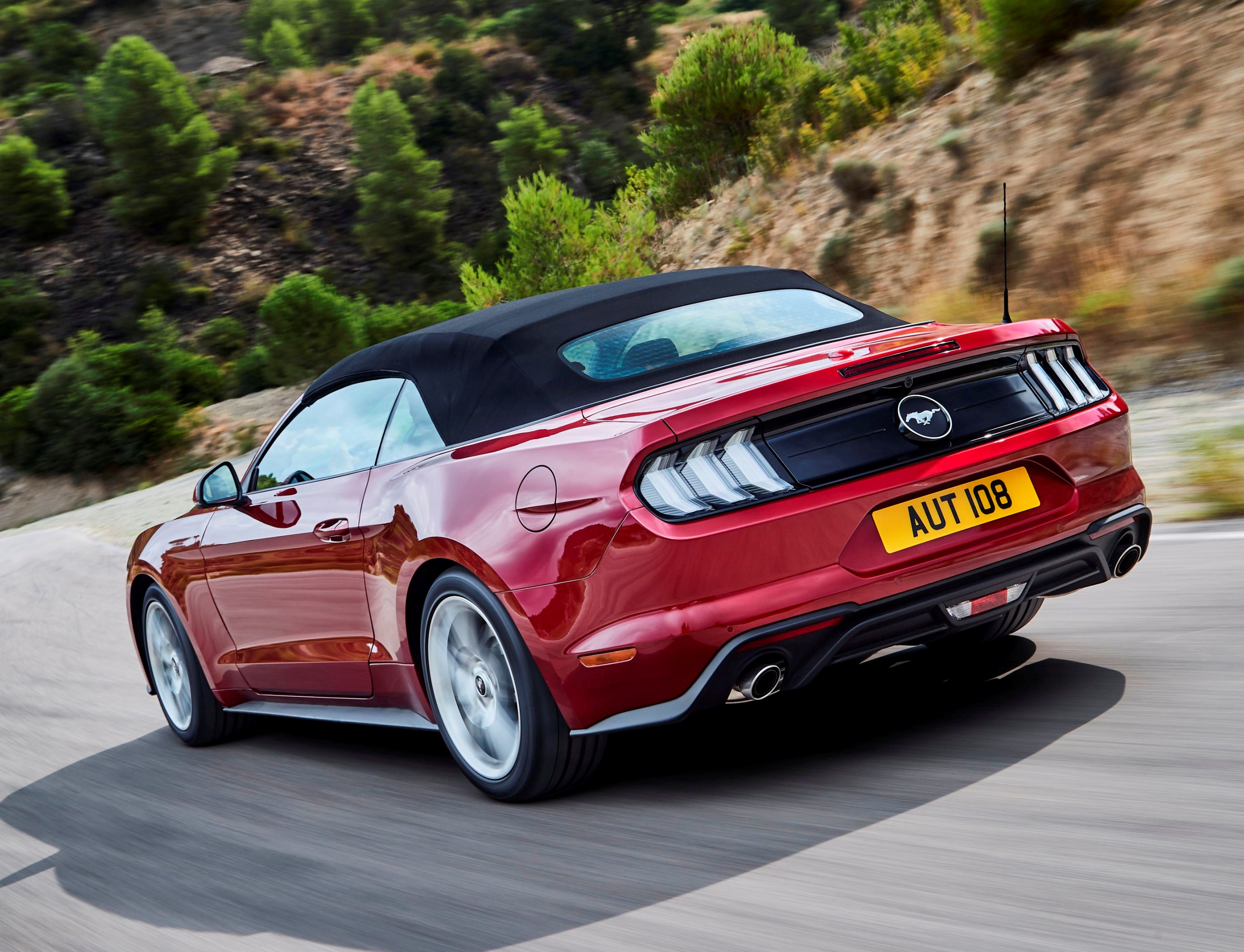 Sunday drive: New Ford Mustang Convertible 5.0 V8 – Wheels Within Wales