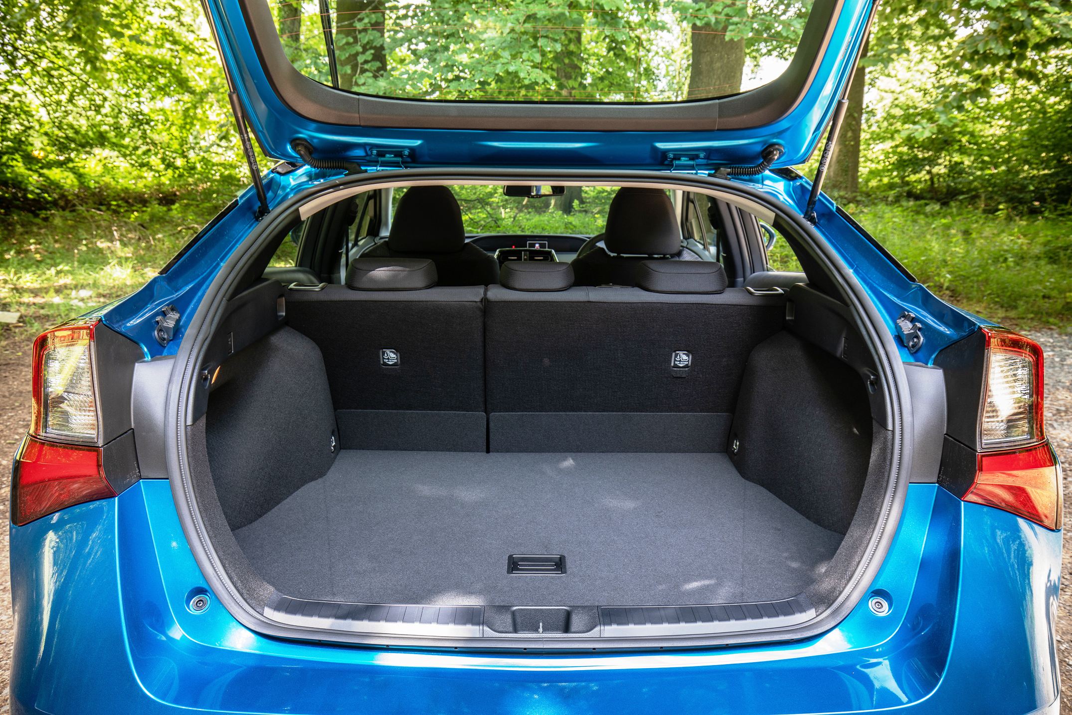 Toyota-Prius-Hybrid-AWD-i-Business-Edition-boot with folding rear seat ...