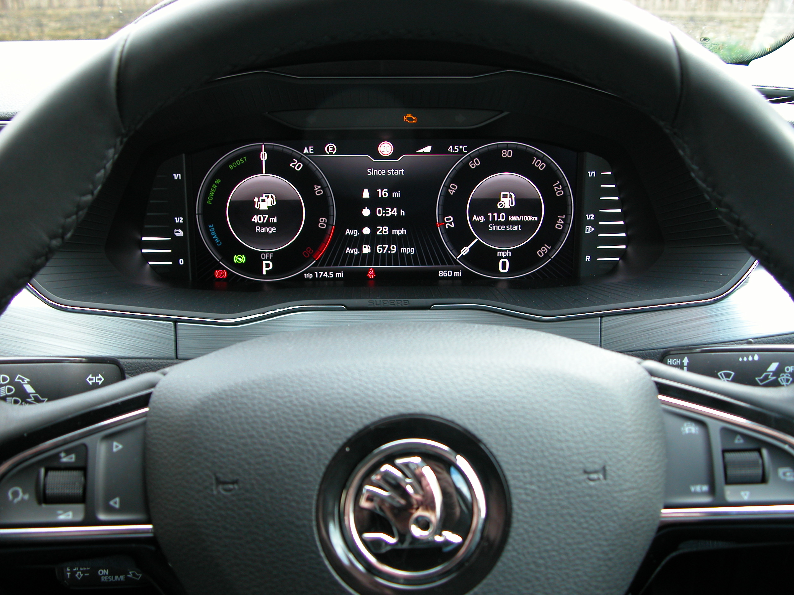 Skoda Superb iV instrument layout including hybrid mpg and battery ...